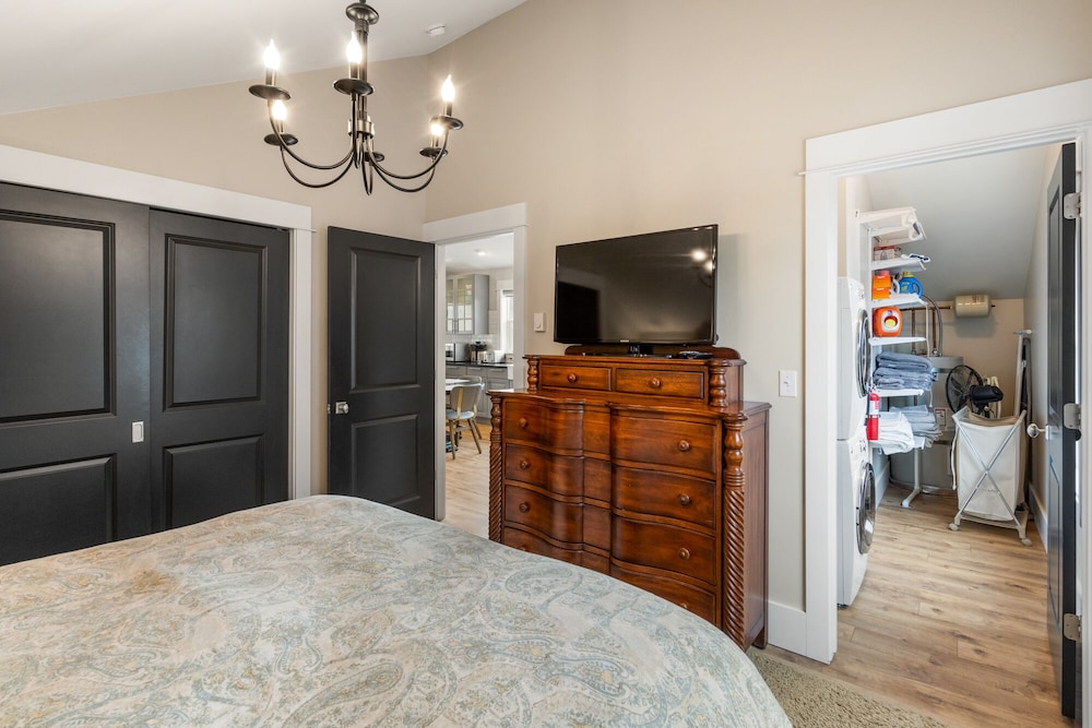 Luxury Studio In Desirable Bozeman Neighborhood - Bozeman, MT