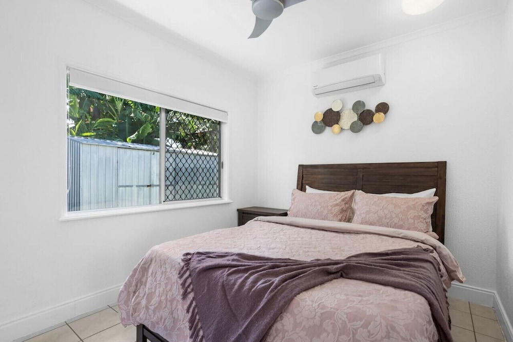 Trinity Beach Stunner - Tropical Entertainer - Trinity Beach