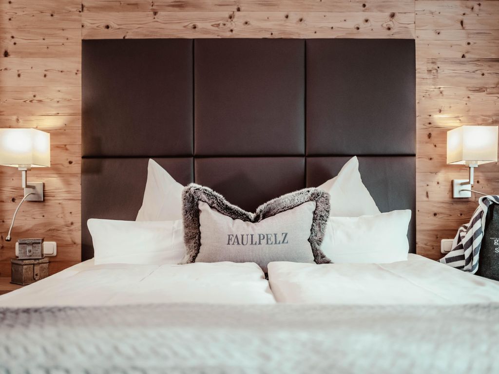 Double Room Mountain Side From 3 Nights Without Meals - Hotel St. Georg Zum See - Maurach
