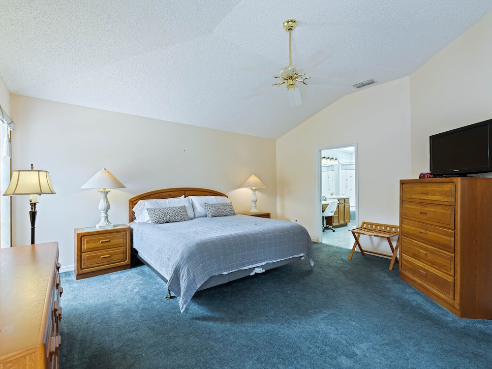 Close To Spanish Springs And Hacienda Hills Golf And Country Club - The Villages