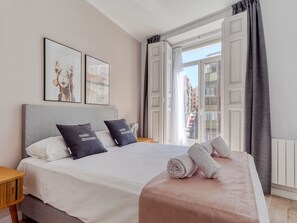 Apartamento, 2 quartos, varanda | Secretária, Wi-fi grátis, roupa de cama fornecida 