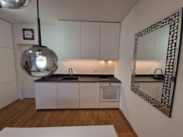 Suite-Estúdio Elite, 1 cama queen-size | Cozinha privada | Utensílios de cozinha 