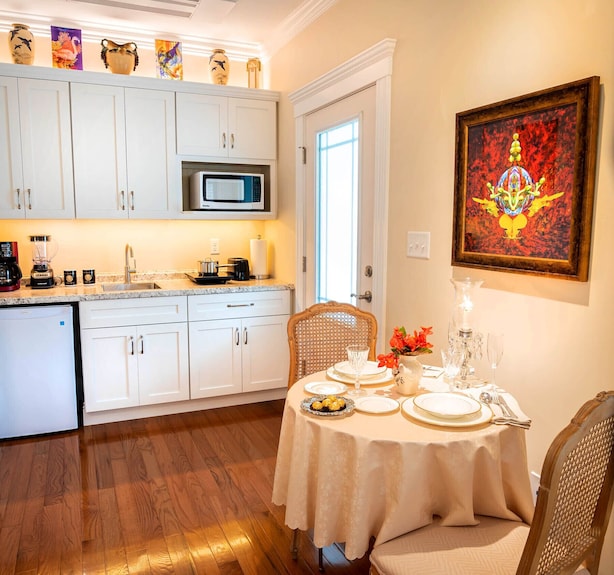 Contessa Suite,\nno Added Fees Or Cleaning Charges. - Delaware