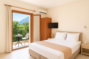 Quarto Duplo ou Twin Panorâmico, 1 quarto, não fumadores, vista para a montanha | Lençóis de algodão egípcio, roupa de alta qualidade, edredões de penas 