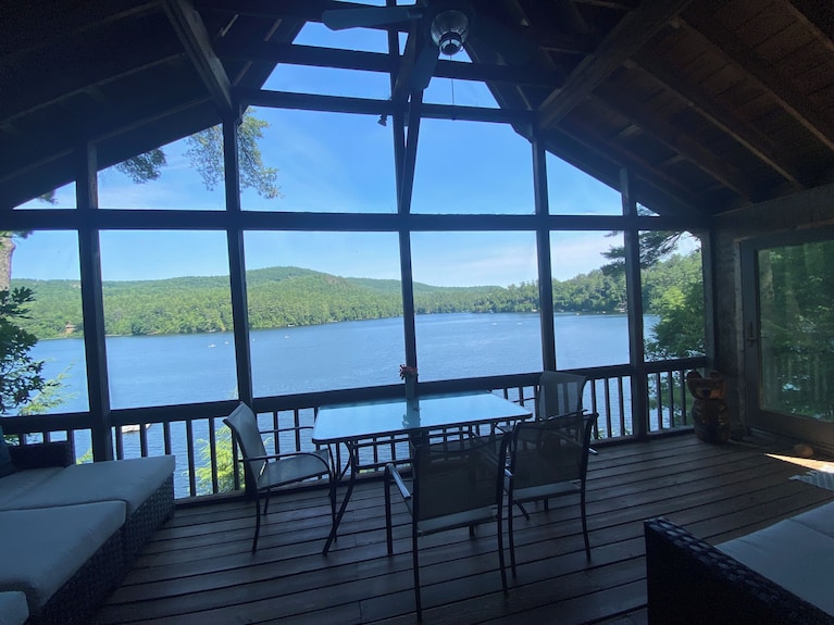 Adirondacks Lakefront Relaxation: Waterfront A-frame Cottage On Lake Luzerne! - Adirondacks