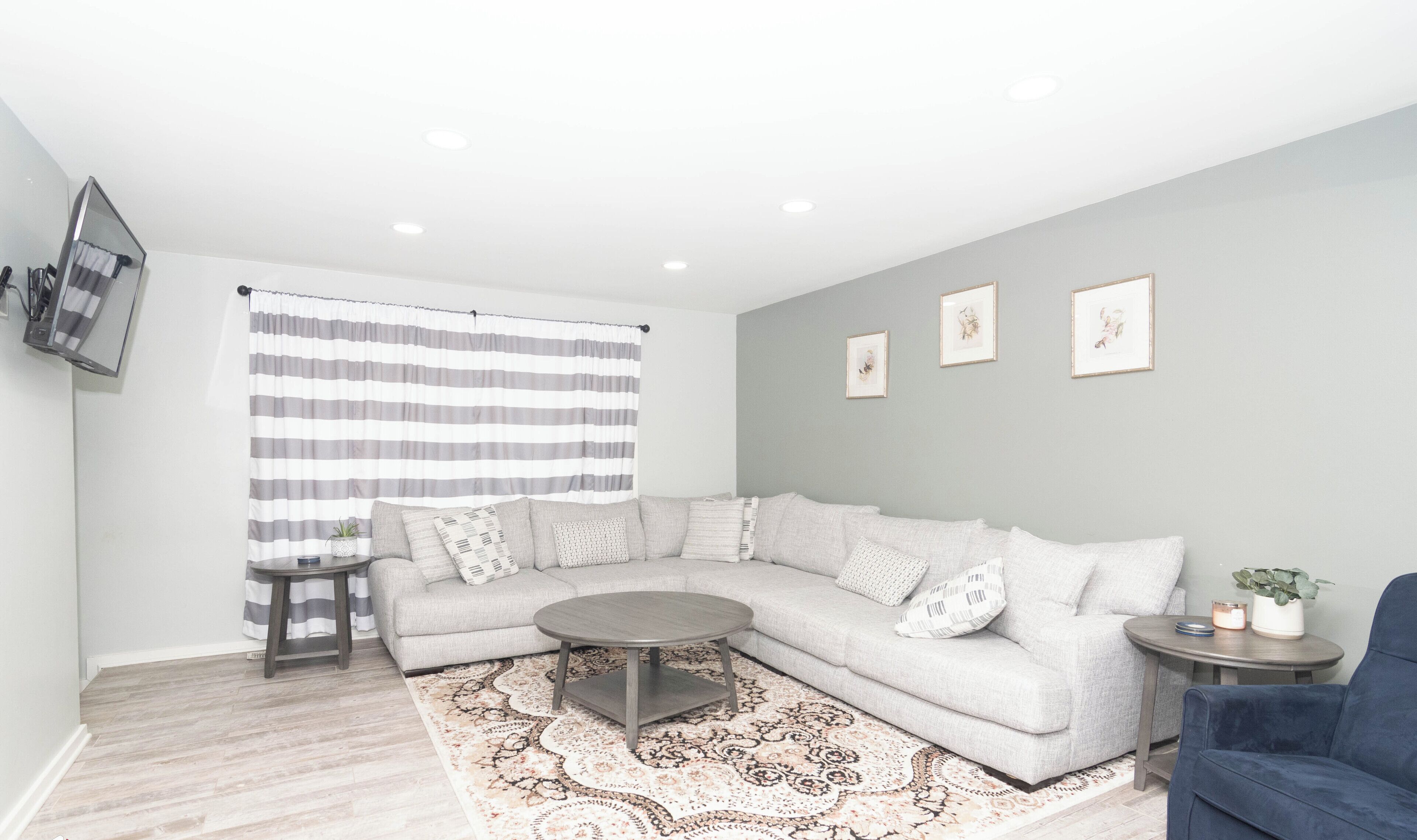 Entire Home, Strategic Location, Everything Within Reach. Off I94 & Southfield. - Dearborn, MI