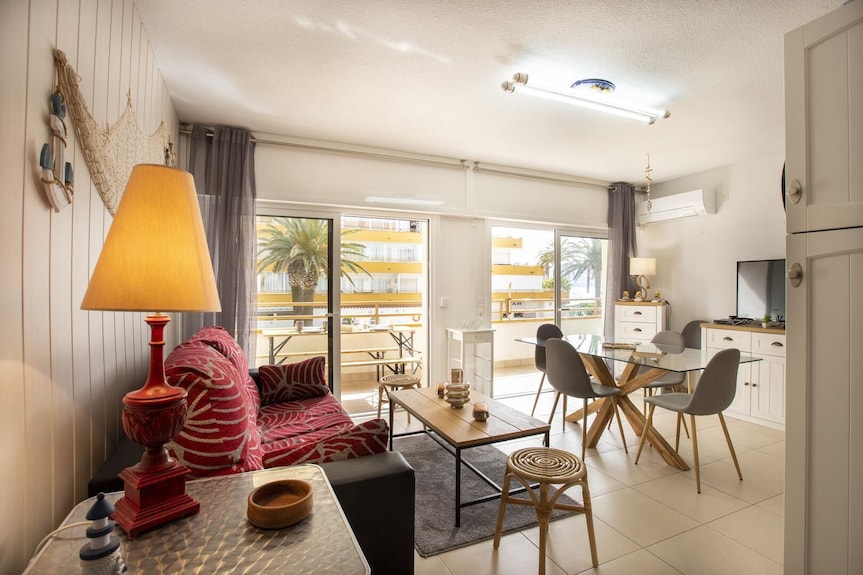 Appartement Avec Piscine, à Deux Pas De La Mer - Roses