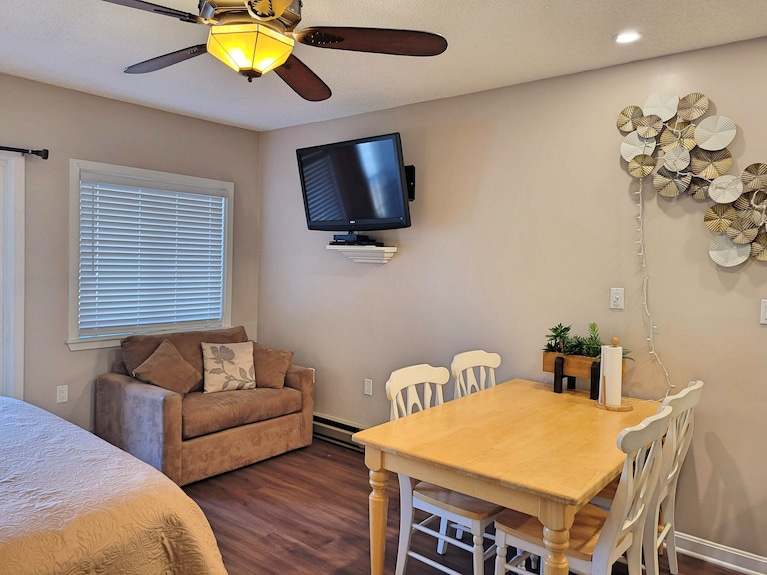 Kitchen, Ac, Deck, View, Pool, Ski Shuttle. Ld 103 By Lrs - New Hampshire (State)