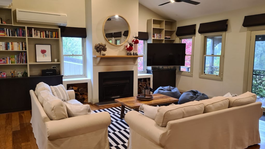 Woodbine Lodge- Picture Perfect And Meticulously Maintained - Marysville