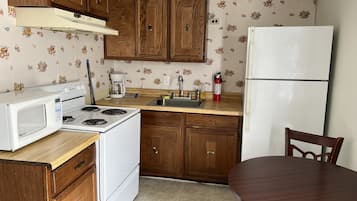 Apartamento família, 2 quartos, vista para a piscina | 2 quartos, roupa de cama