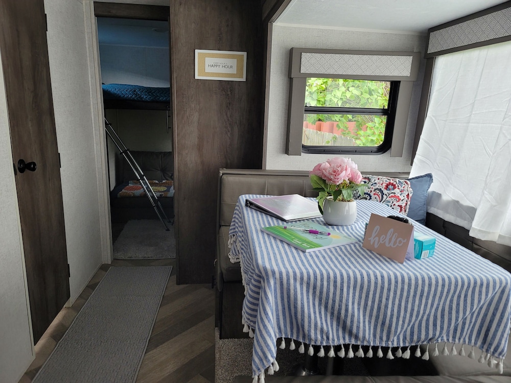 Rv Glamping In Downtown Eatonville *Mountain View* - Northwest Trek Wildlife Park