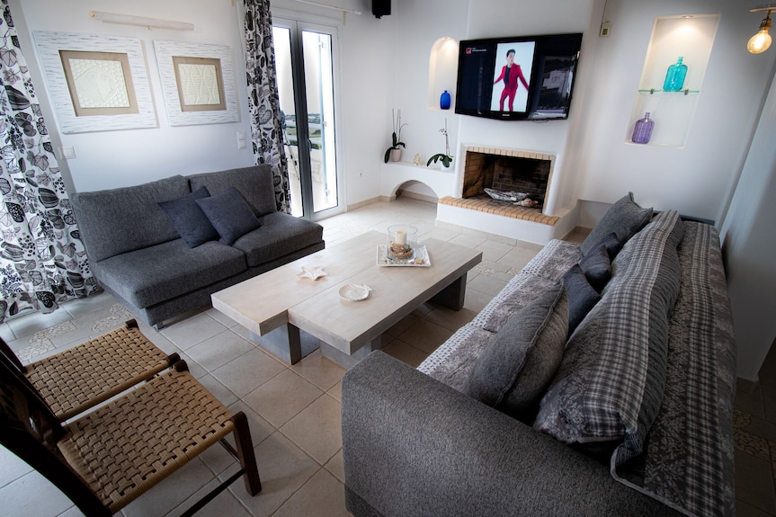 Family House With Spectacular Sea View 10 Min From The Beach - Paros