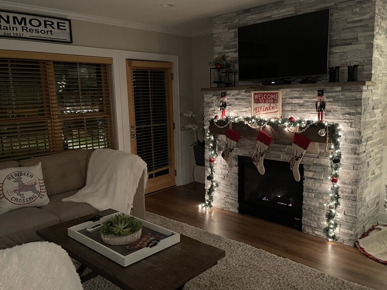 Luxury Ski In/ski Out Kearsarge Brook Condo 3 Bed, 2 Bath At Cranmore Mountain!! - North Conway, NH