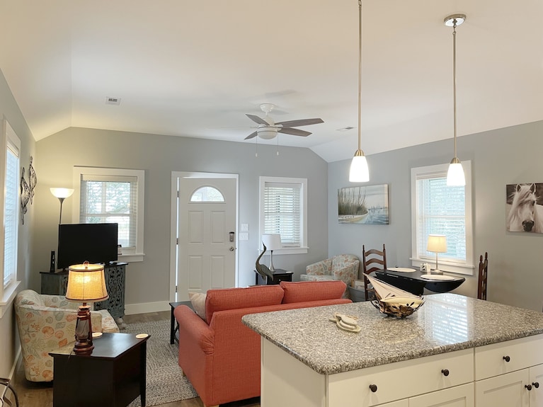 Live Oak Cottage: Newly Built Cottage Perfect For Two - Ocracoke, NC