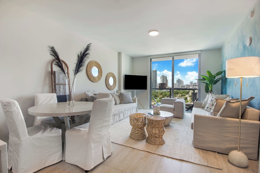 One Bedroom Condo King Bed With City Views - Miami