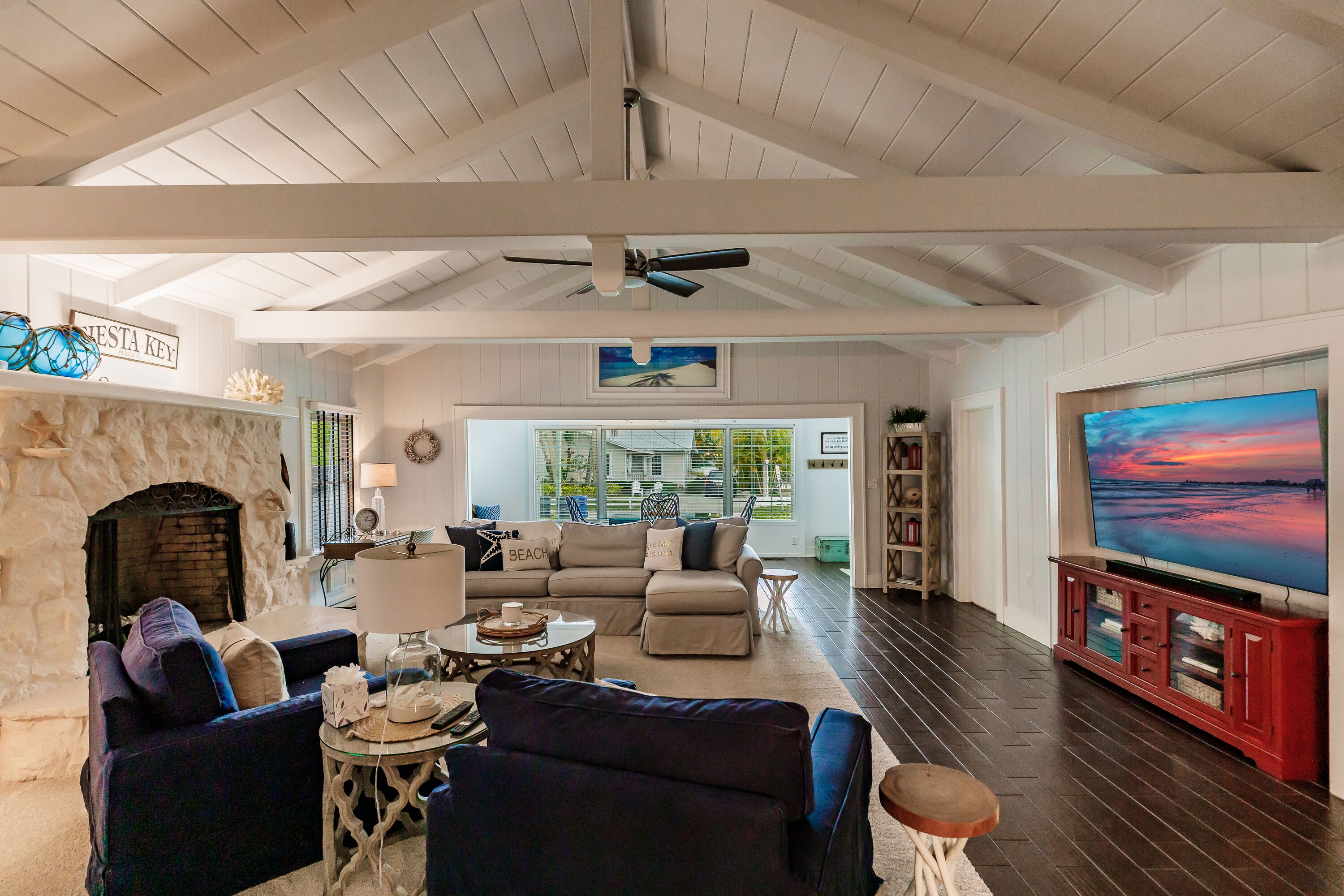 Tropical Paradise 3 Bed 3 Bath House - Siesta Key, FL