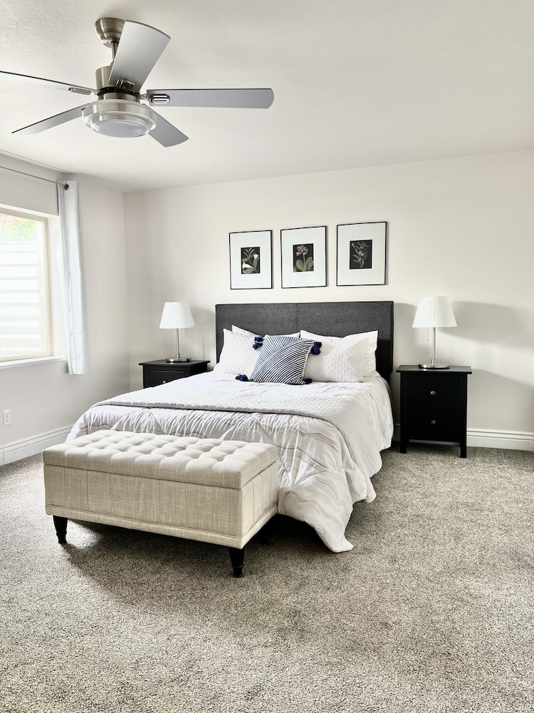 Spacious 2 Bed/1 Bath Basement Getaway - Sleeps 6 - West Jordan, UT