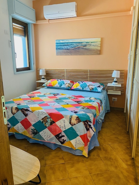 Beautiful, Newly Remodeled 1 Bedroom -50 Meters From The Beach - Naxos