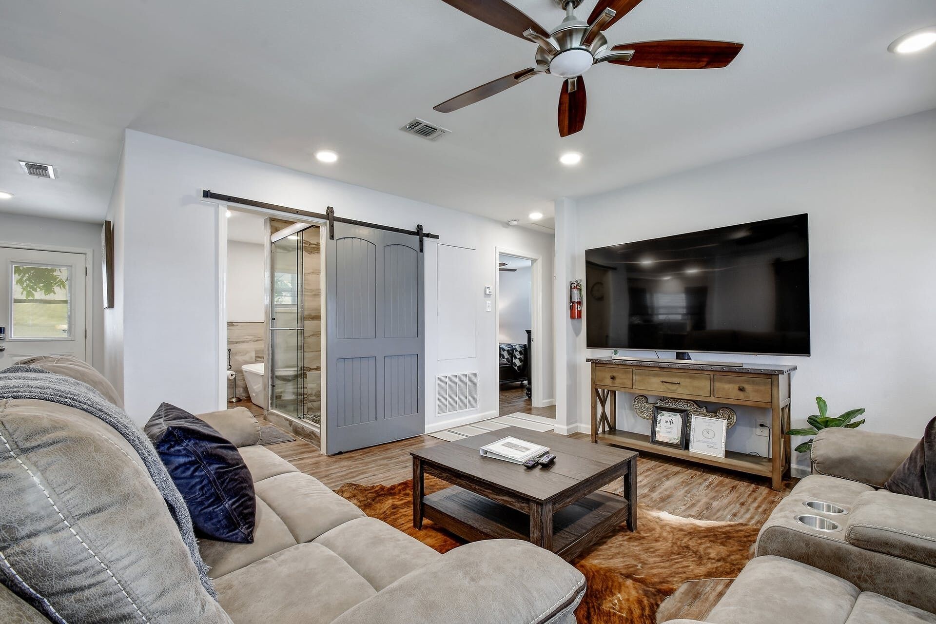 New Braunfels - 2 Min Walk To Schlitterbahn, Walk To River, 2 Miles From Gruene! - New Braunfels, TX