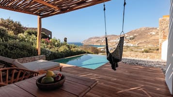 Premium Corner Suite with Private Pool & Sea View | Vista do quarto