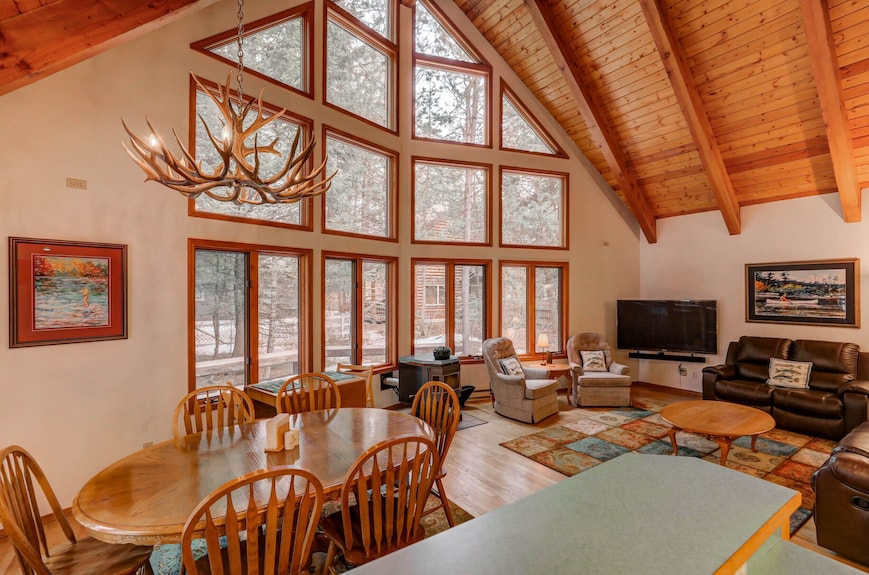 Huckleberry Hytte-family Fun Retreat By Lake & Park - McCall, ID