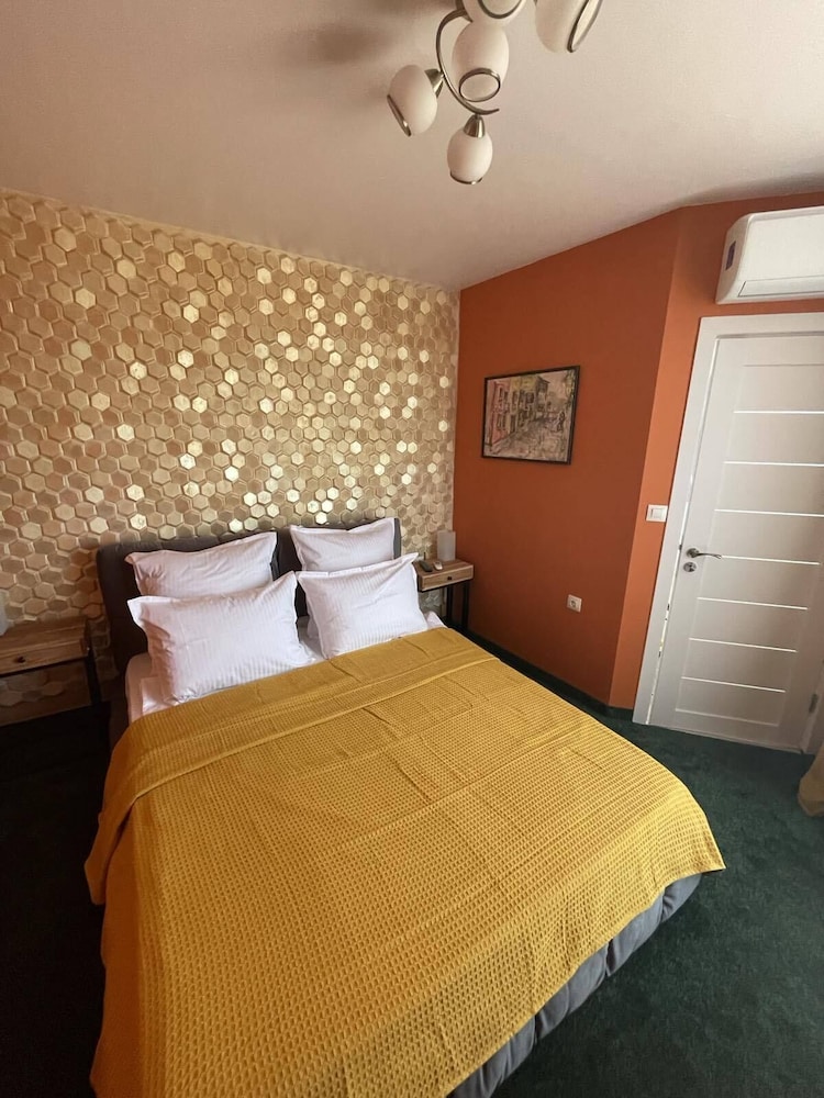 One Bedroom Cozy Apartment - 5 Min To The Beach - Balchik
