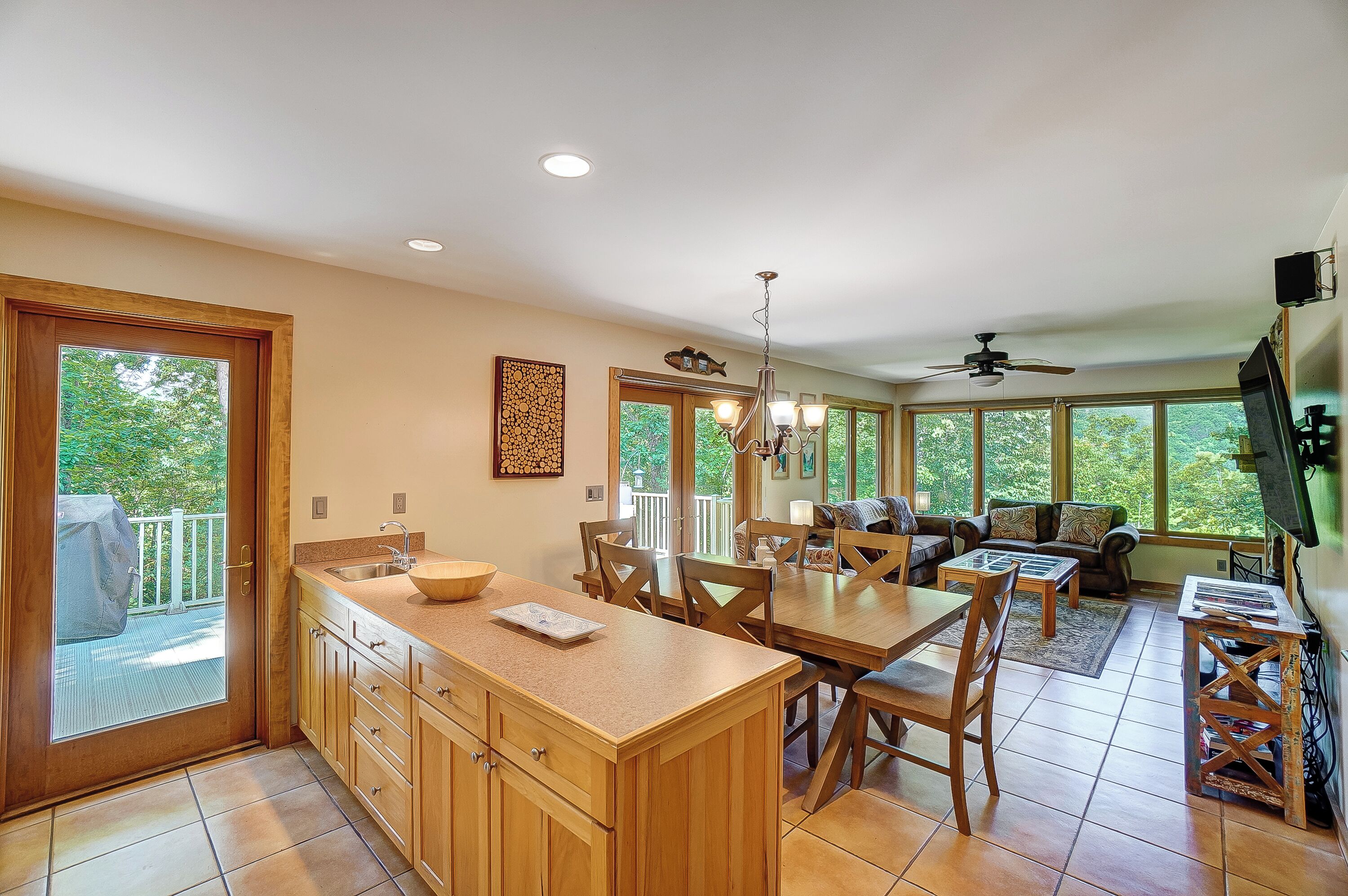 Decked Out On The Ridge - Mr Lake Lure Vacation Rentals - Lake Lure, NC