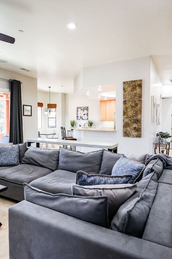 Sanctuary With Beautiful Red Rock Views And Hot Tub In Sedona Chapel - Sedona, AZ