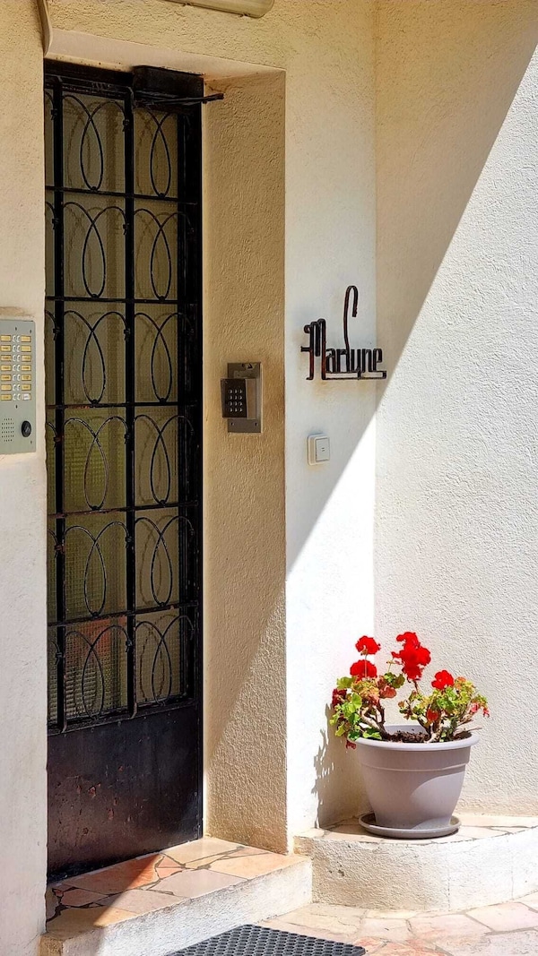 Studio Sur La Croisette à 1 Min De La Plage - IBIS Cannes Mouans Sartoux parking gratuit