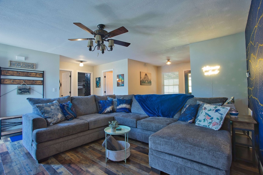 *Star-theme*firepit+king+bunks+yard+easy Parking - Tennessee