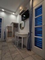 Double or Twin Room Sea View | Cofres nos quartos, quartos à prova de som