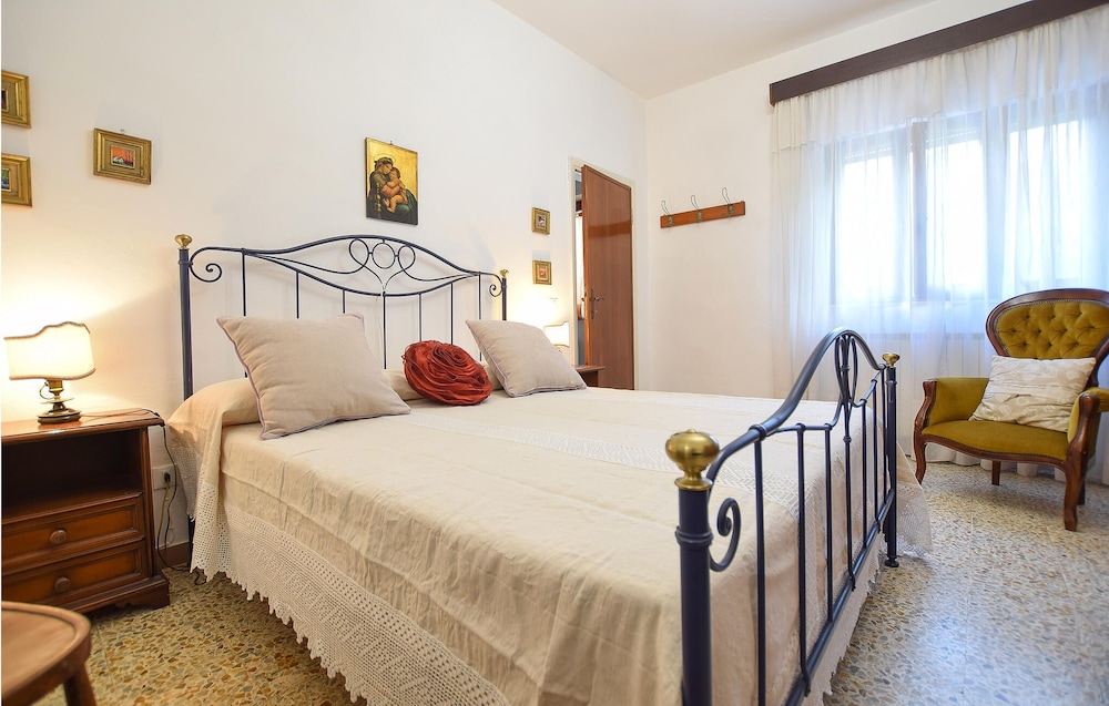2 Bedroom Amazing Home In Massarosa - Viareggio