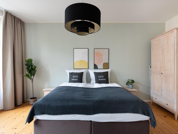 Schoenhouse Berlin City Street - Berlin