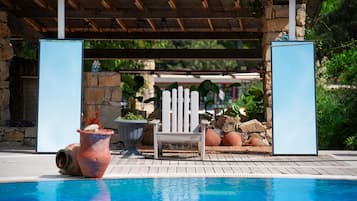 Piscina exterior sazonal