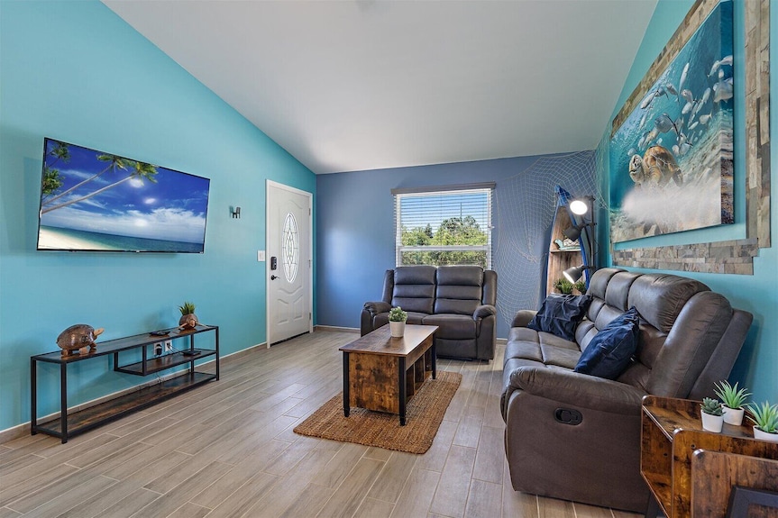 Newly Renovated, Cozy 2 Bedroom. - North Port, FL