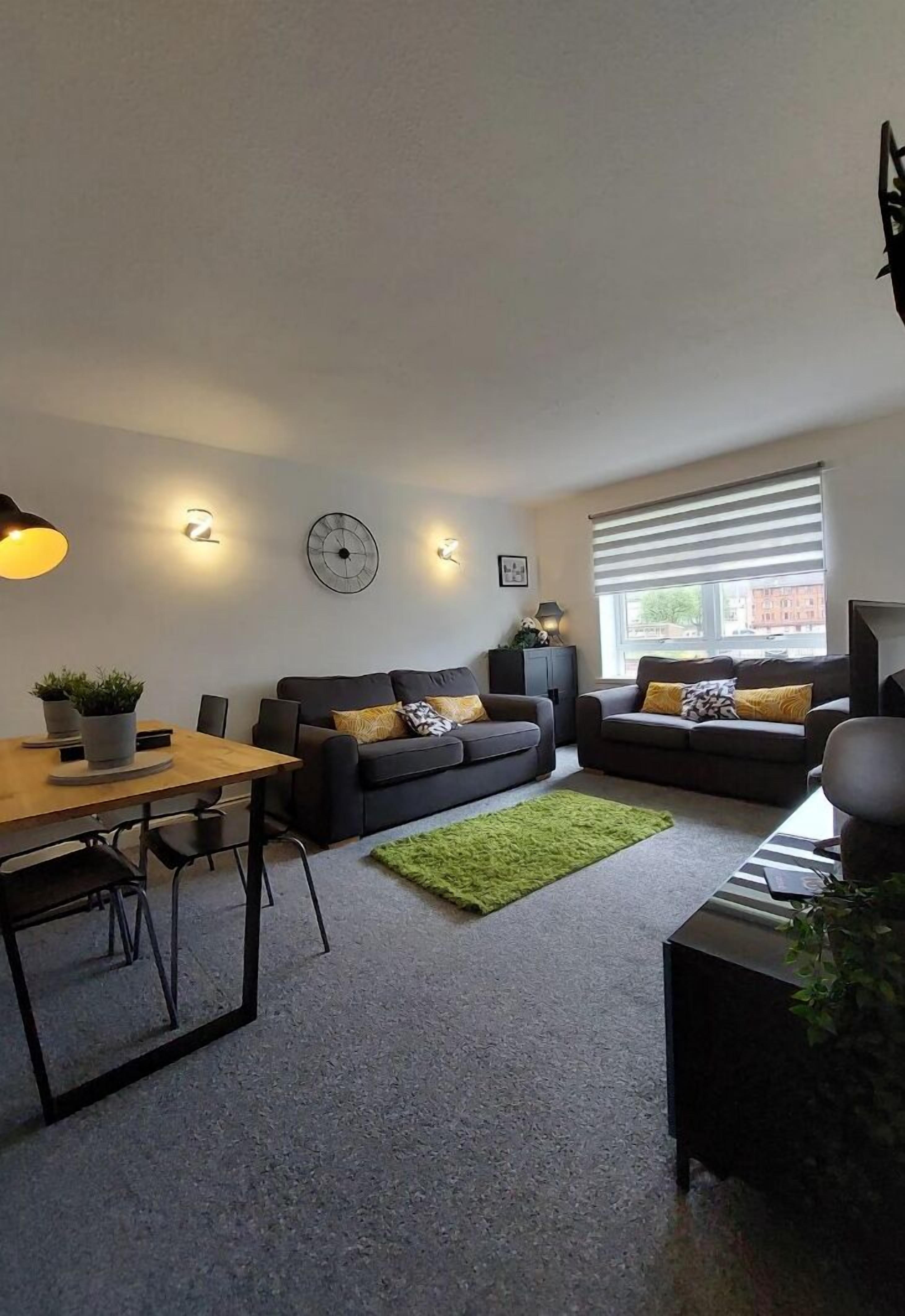 Paisley Panda Flat Central Uws Gla Glasgow Airport - Paisley