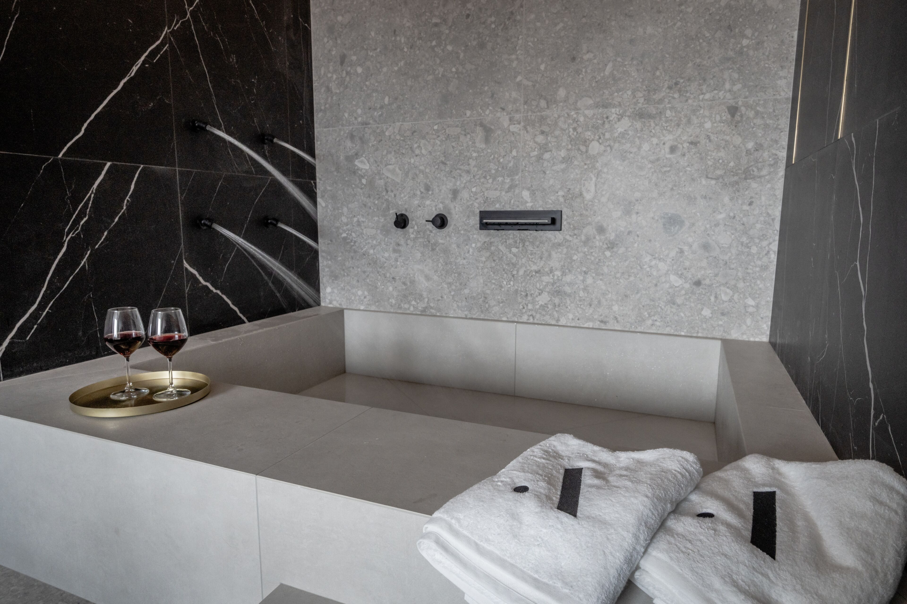 Suíte lua de mel | Banheira de hidromassagem particular