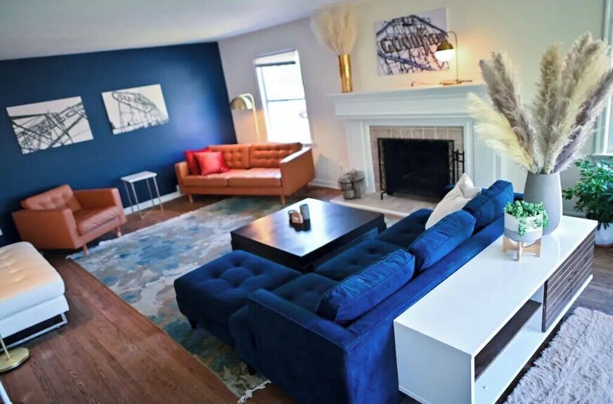 Historic Highland Square, Hot Tub Garden Oasis - Akron, OH