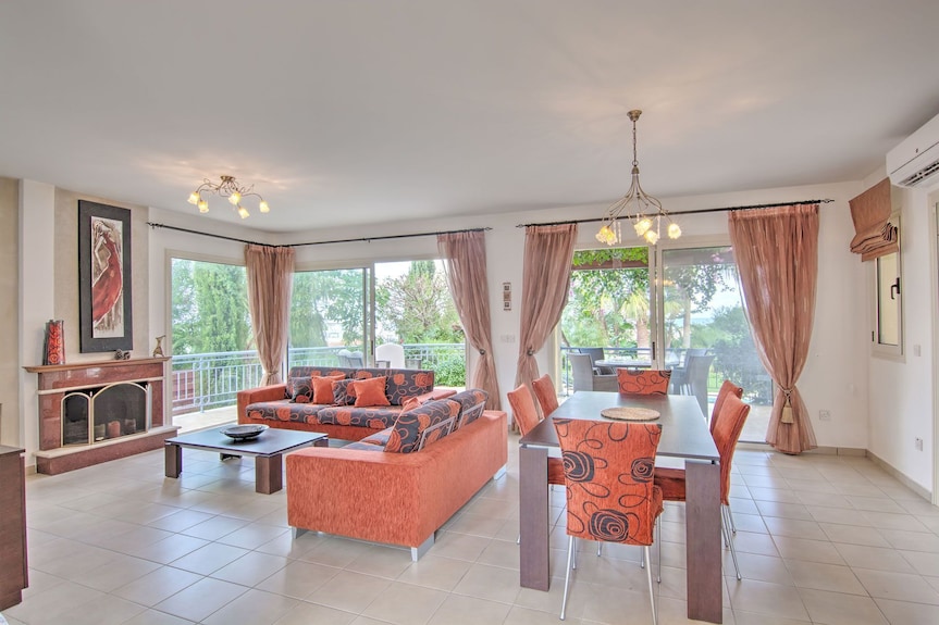 Villa Vesta - A Villa That Sleeps 7 Guests In 4 Bedrooms - Cyprus