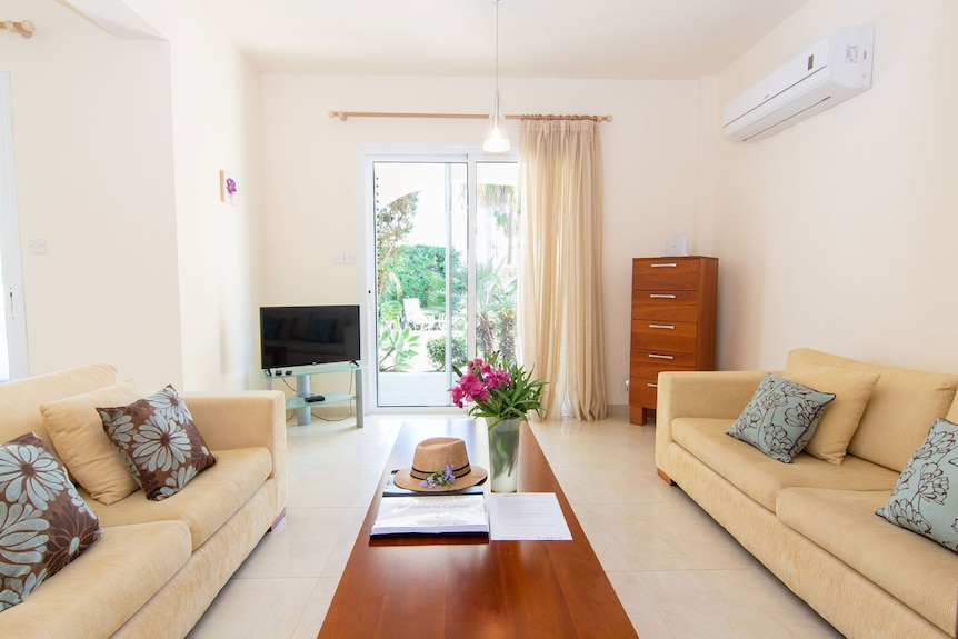 Villa Vera - A Villa That Sleeps 6 Guests In 3 Bedrooms - Cyprus