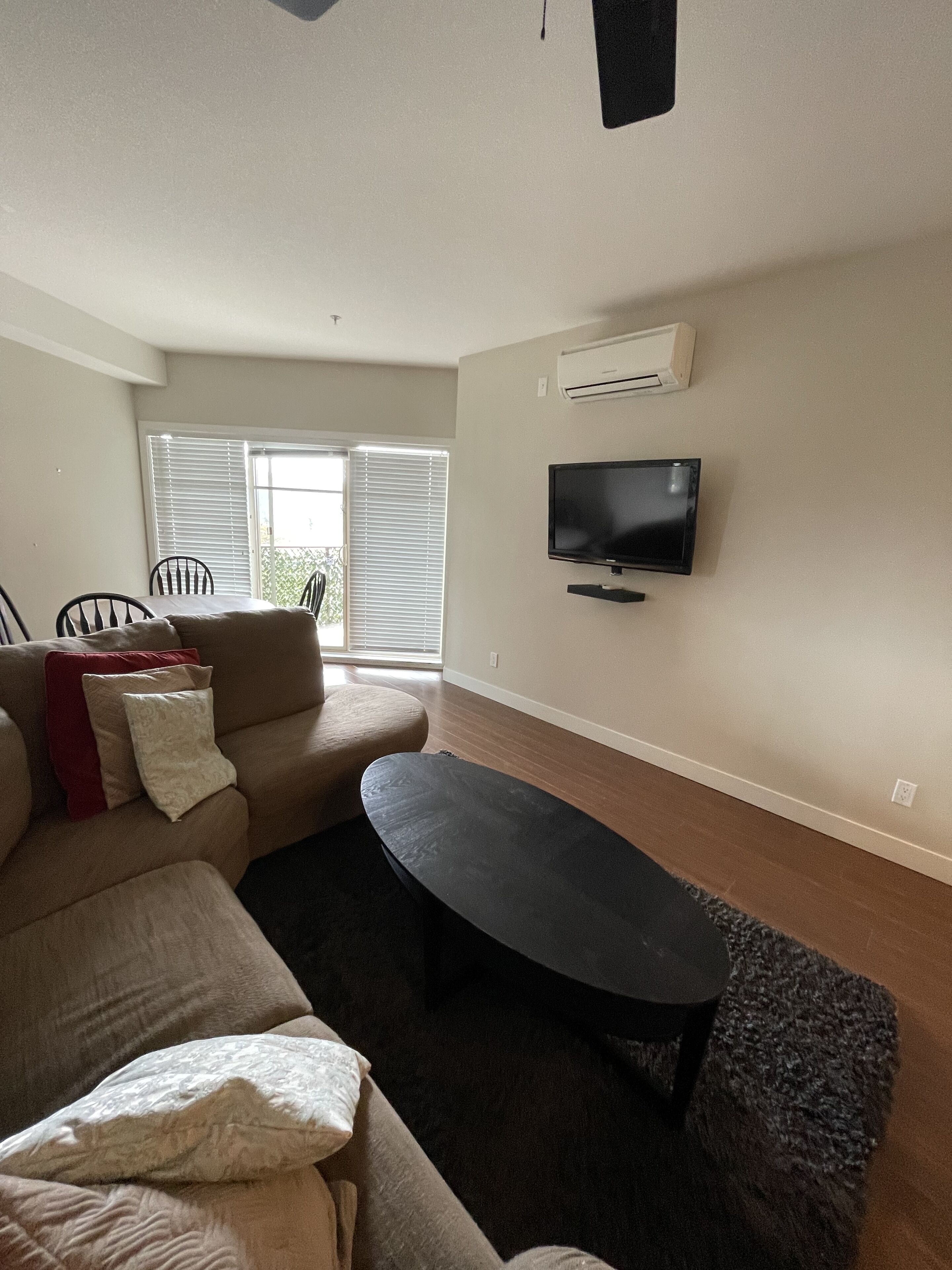 West Kelowna Oasis!  Pools, Hot Tubs,  & Views! - West Kelowna