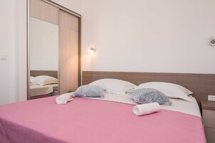 Apartamento (One Bedroom Apartment with Balcony) | 2 quartos, berços/camas para crianças grátis, Wi-fi 