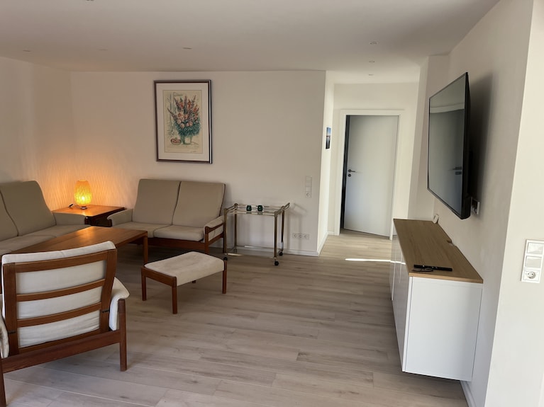 6 N-street - Luxuriously Furnished Vacation Apartment With Garden - Schleswig