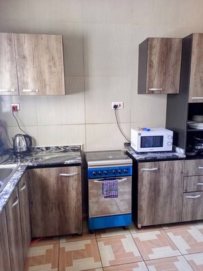 Apartamento, 2 quartos, varanda | Interior