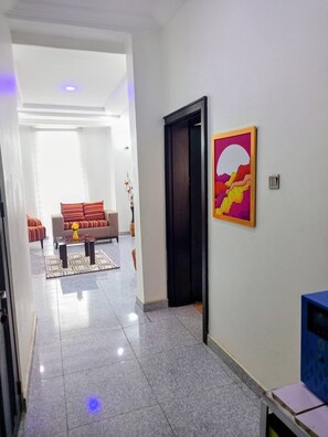 Apartamento, 2 quartos, varanda | Sala