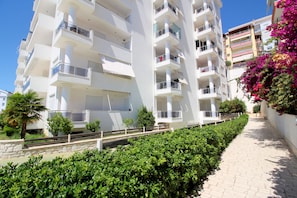 Apartamento, varanda, vista para o jardim | Exterior