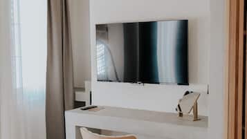 Deluxe Room, Bay Window | Lençóis de algodão egípcio, roupa de alta qualidade, minibar