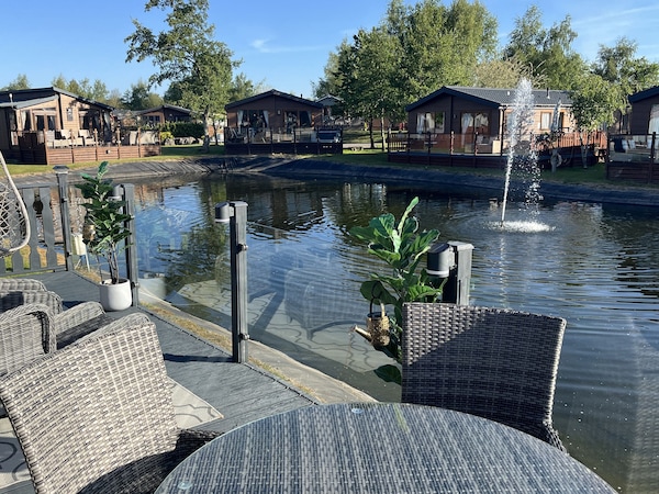 Loluke Lodge On The Lake - Kendal