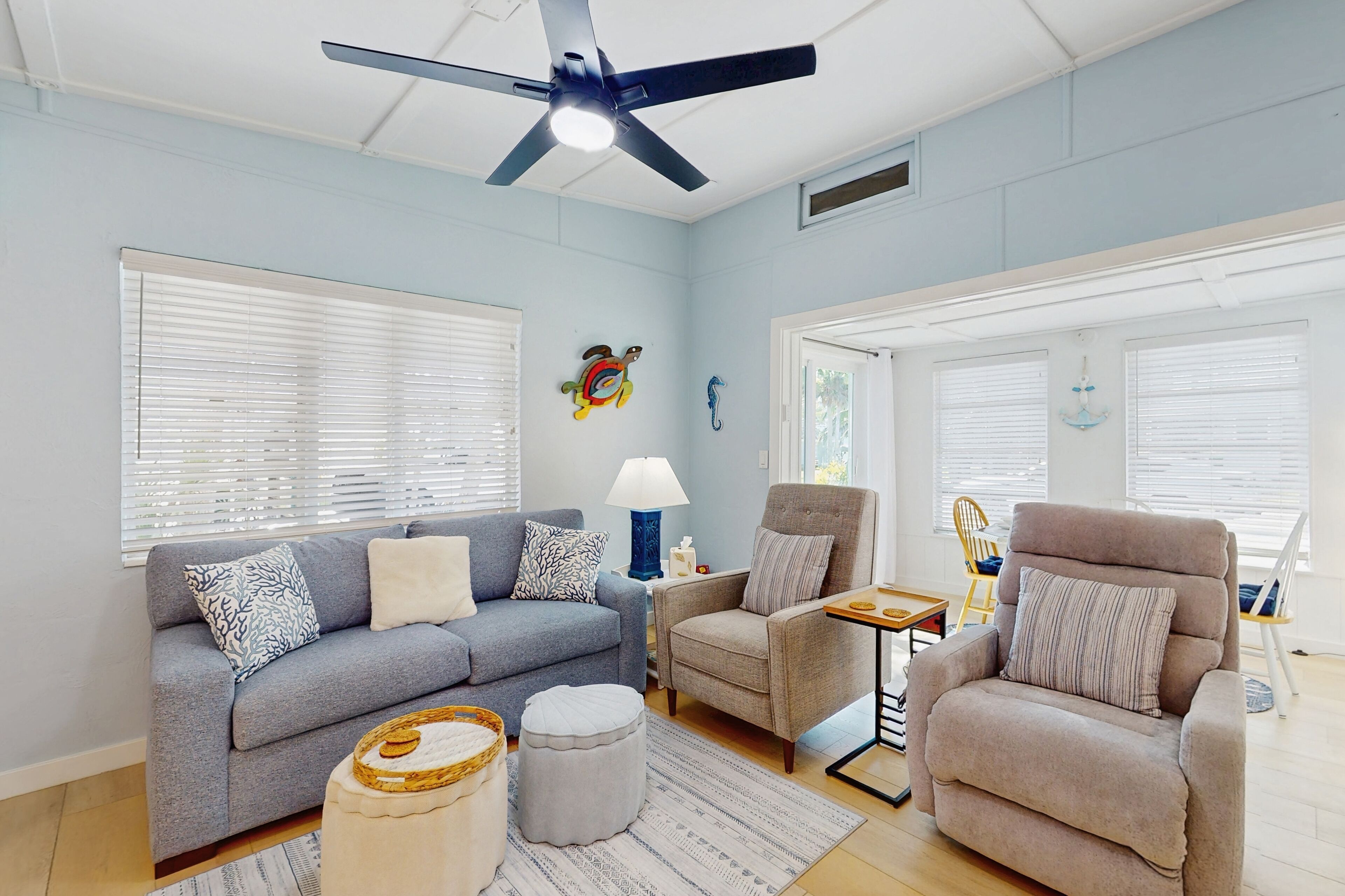 Old Florida Bungalow With Wifi, Ac, Washer/dryer, & Patio - Walk To Beach - Manasota Key, FL