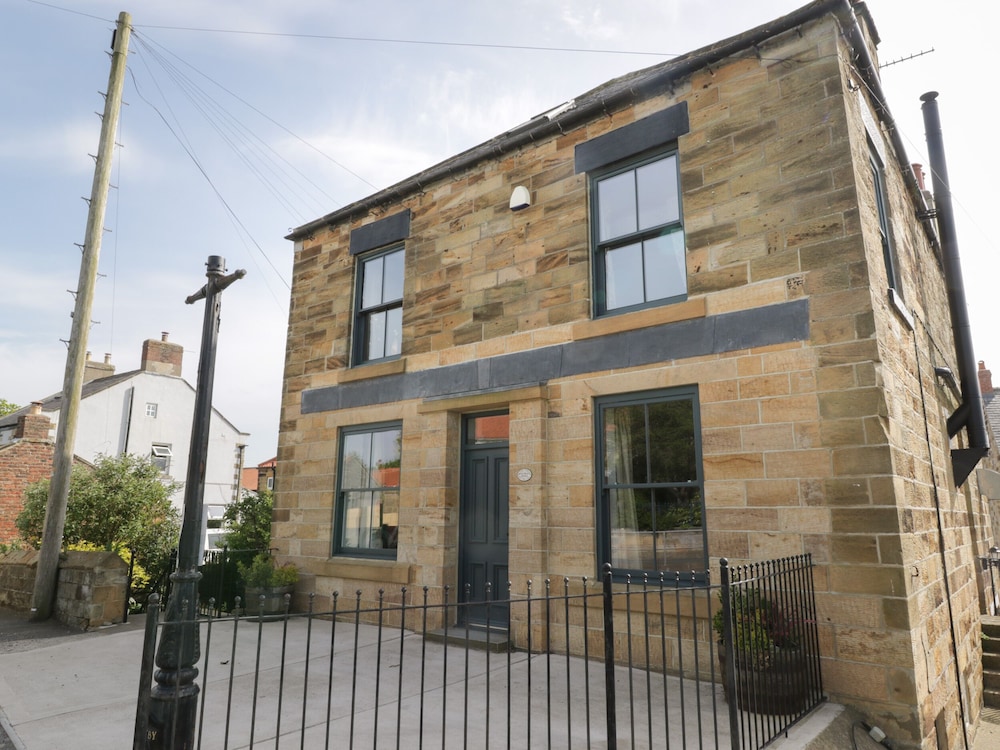 Mulgrave House - Staithes